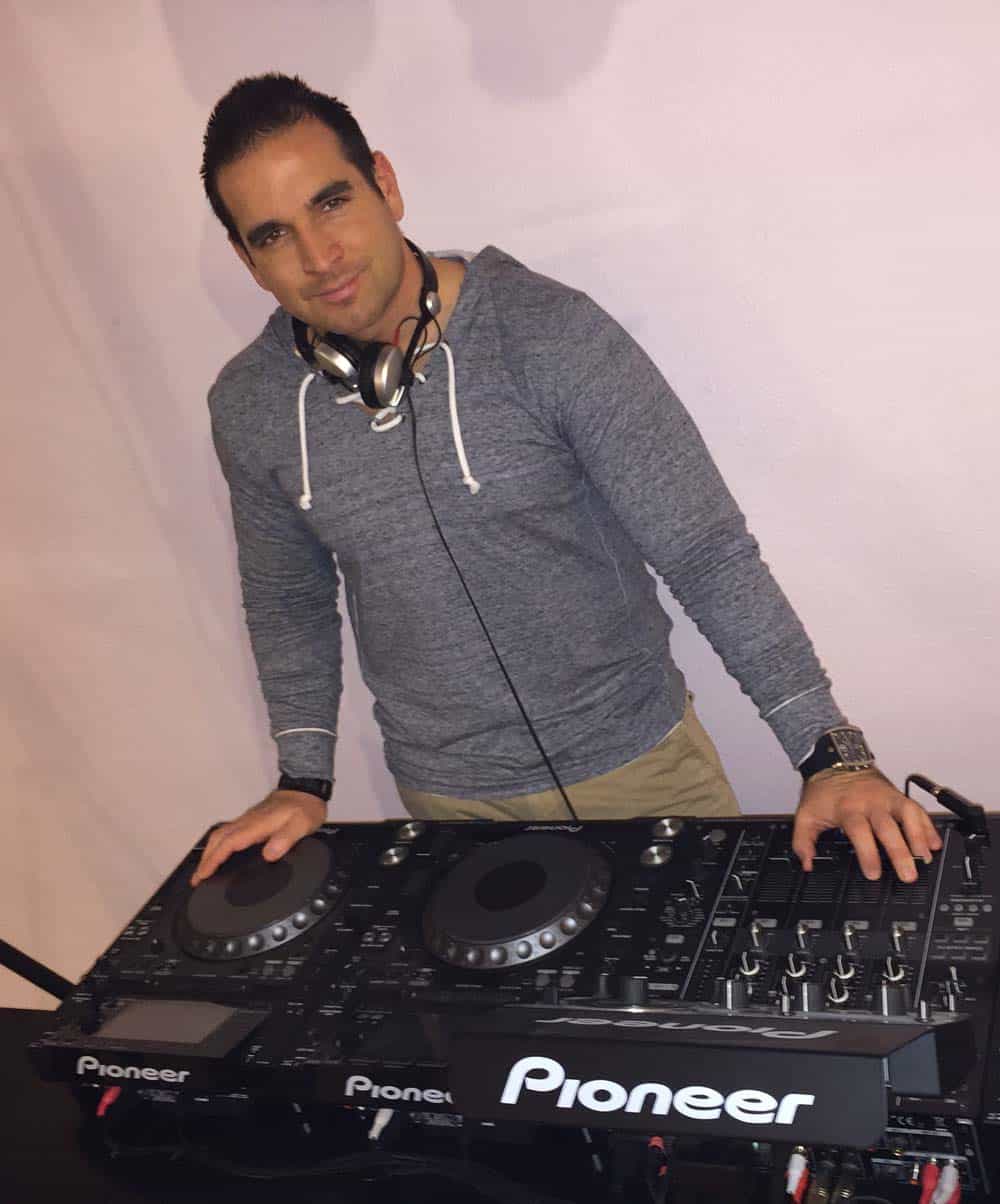 Mobile DJ - I am mobile and efficient - Rendezvény DJ